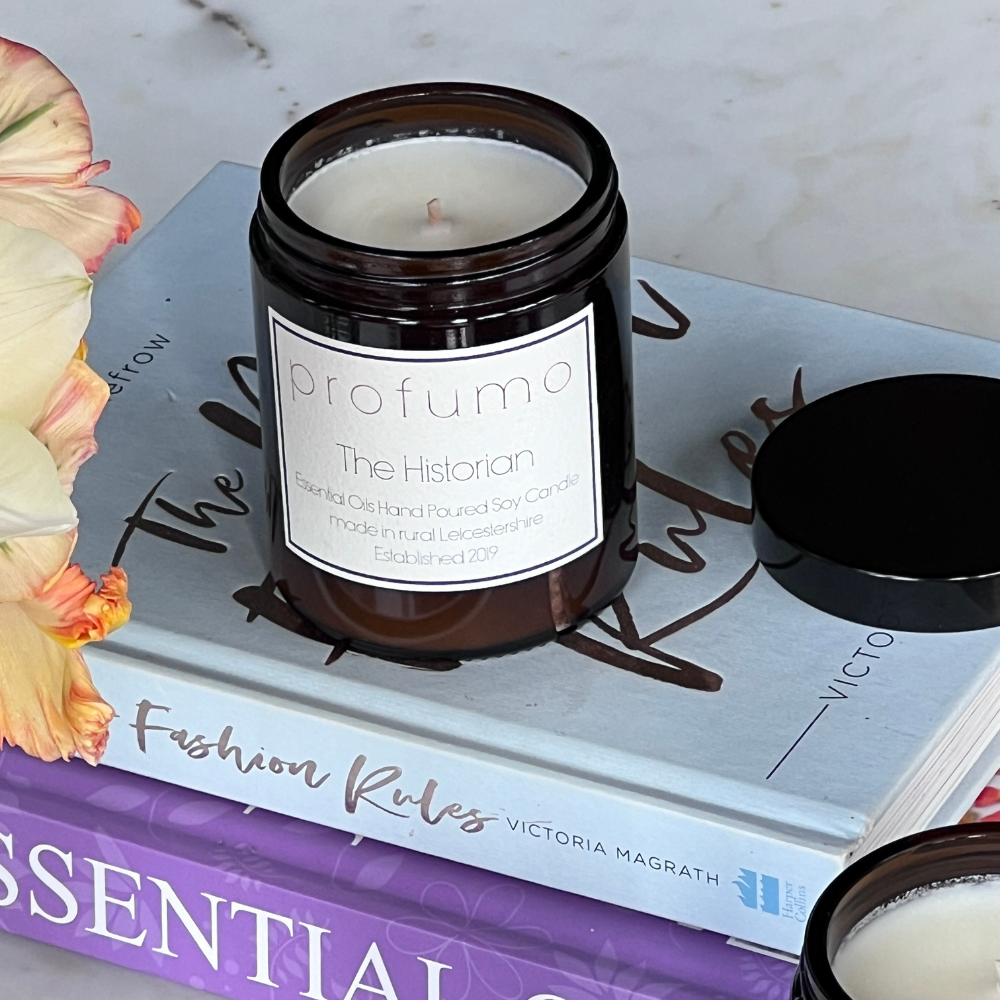 THE HISTORIAN ESSENTIAL OIL SCENTED CANDLE– PROFUMO